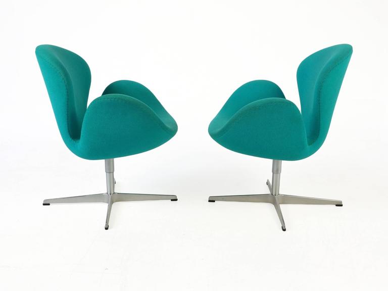 Set of Two Turquoise Swan Chairs by Arne Jacobsen at 1stDibs