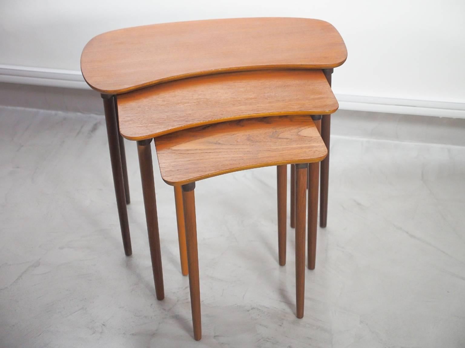 Set of Three Teak Mid-20th Century Curved Nesting Tables at 1stDibs