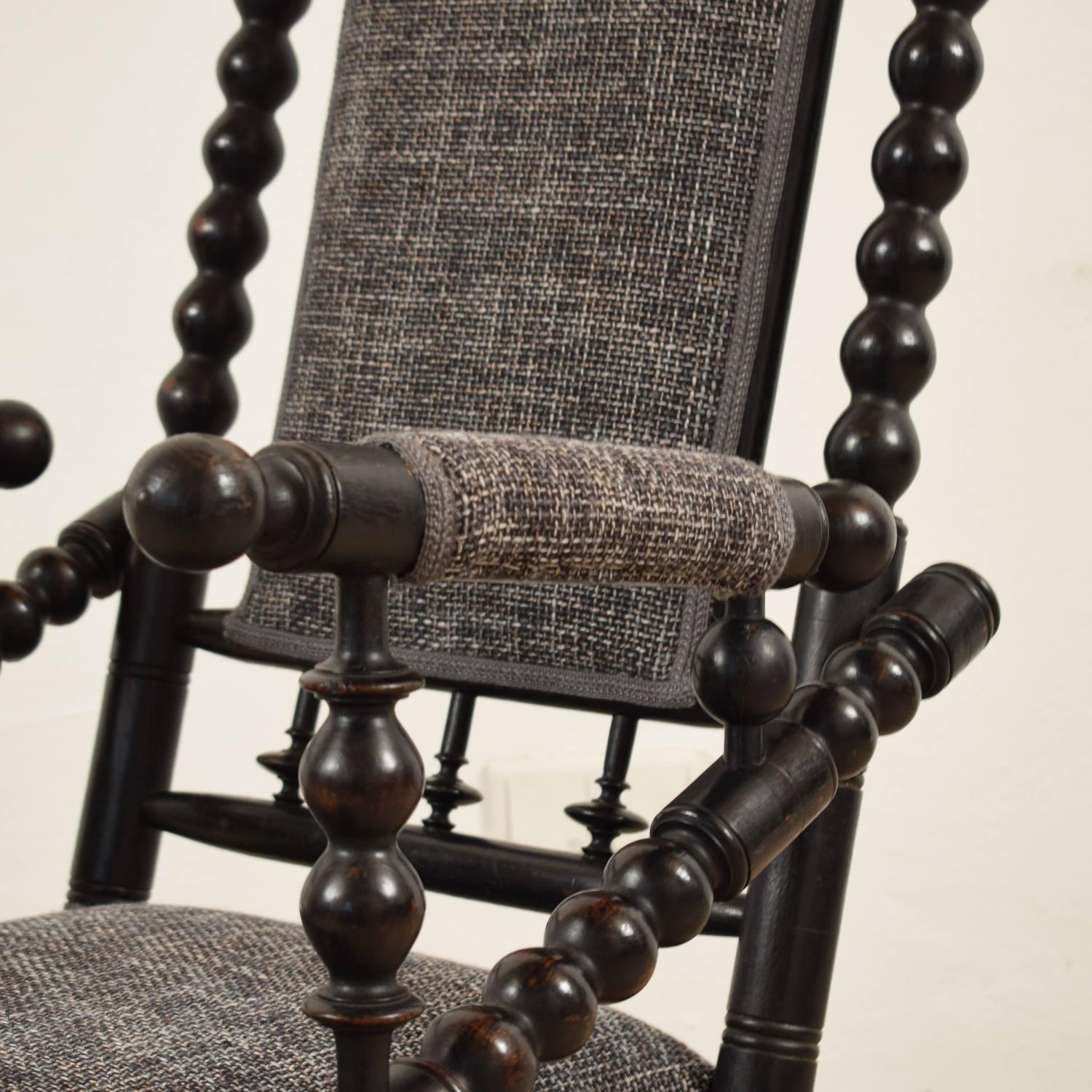19th Century American Rocking Chair For Sale at 1stdibs