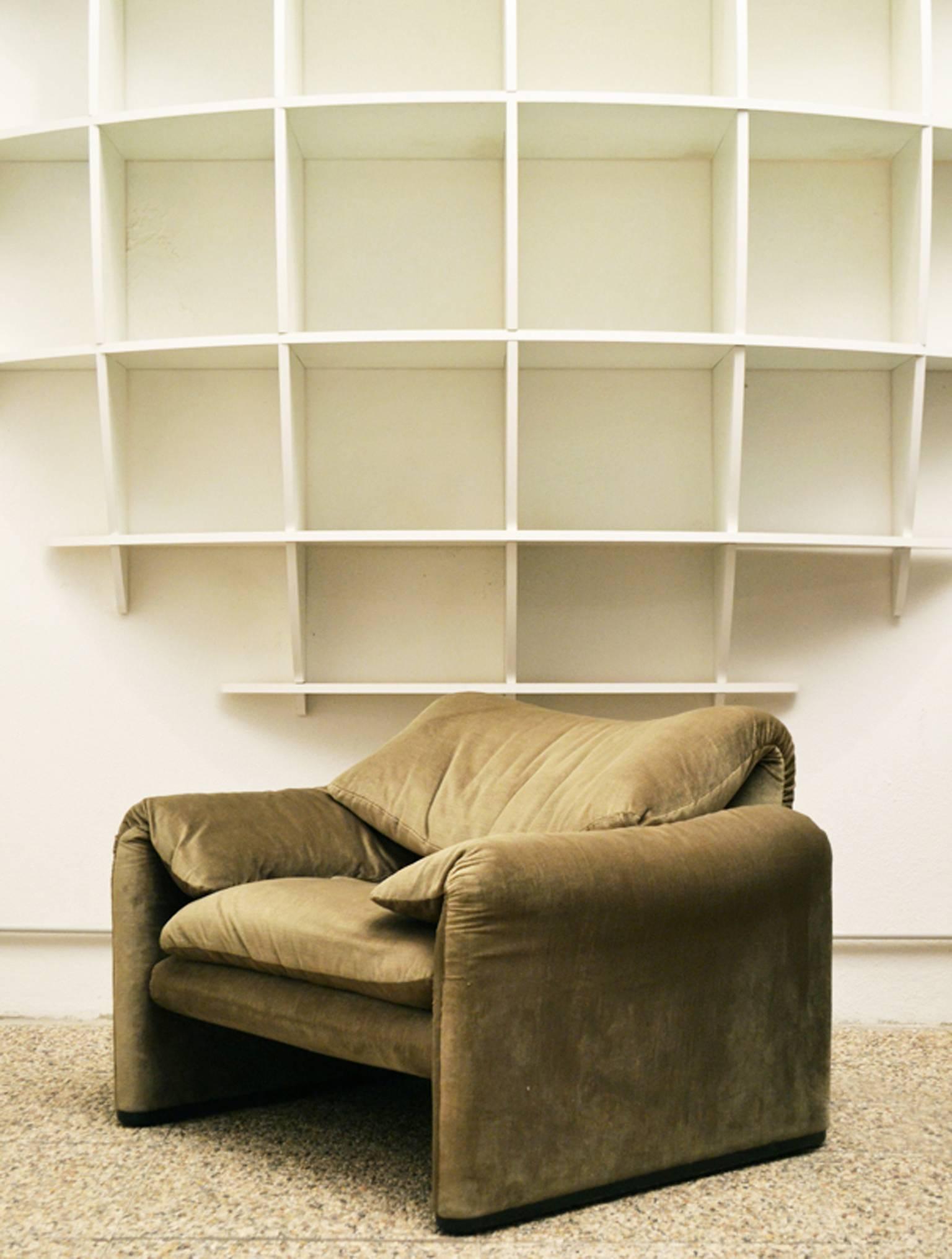 'Maralunga' Armchair by Vico Magistretti for Cassina, 1973 at 1stDibs