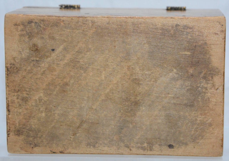 Small Wooden Inlaid Box with Key For Sale at 1stDibs