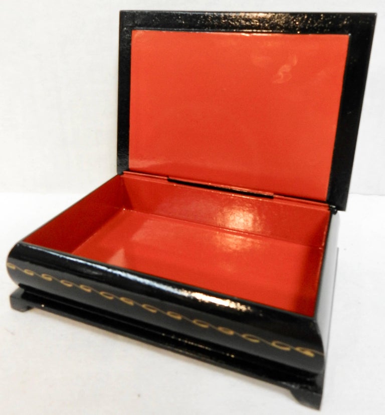 Waterfront at the Kremlin on a Russian Lacquer Box For Sale at 1stDibs