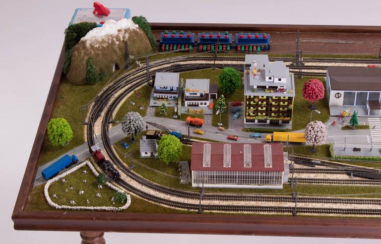 early 1970's German Märklin electrical Train Set Table under Perspex ...