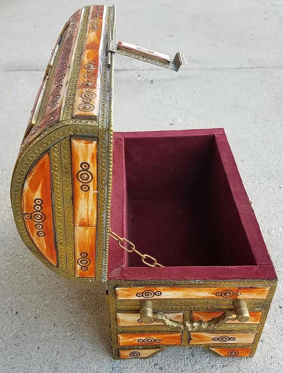 Camel Bone Wooden Trunk, Medium Size For Sale at 1stDibs | bone of trunk