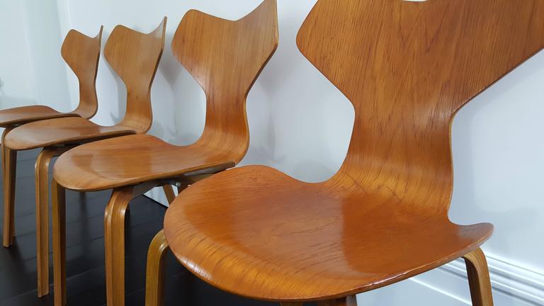 Iconic Model 3130 Grand Prix Chair by Arne Jacobsen for Fritz Hansen ...