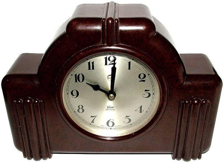 Streamline Art Deco English Bakelite Clock at 1stDibs | bakelite clocks ...