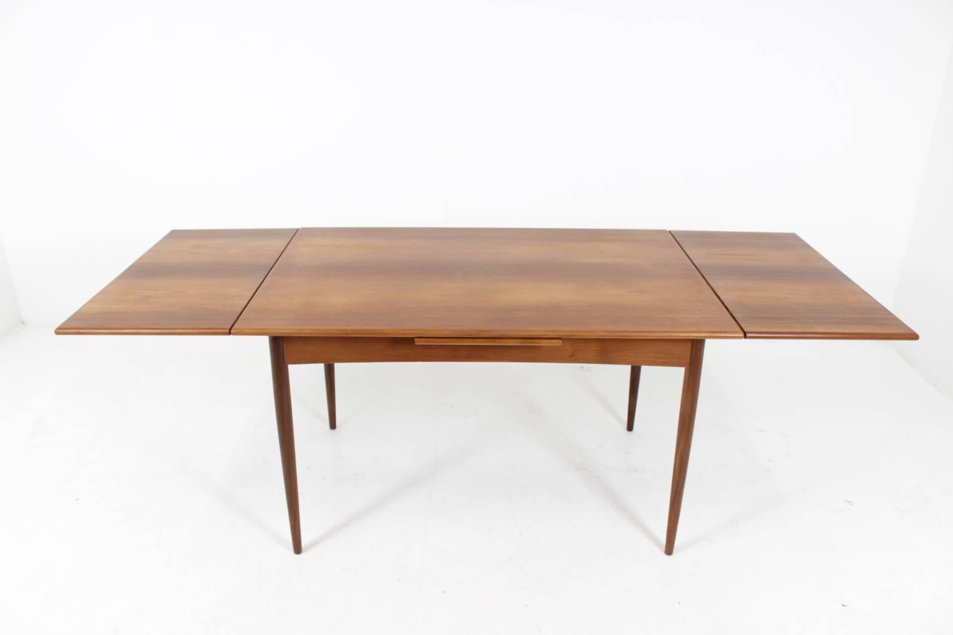Mid-Century Danish Teak Extendable Dining Table at 1stDibs