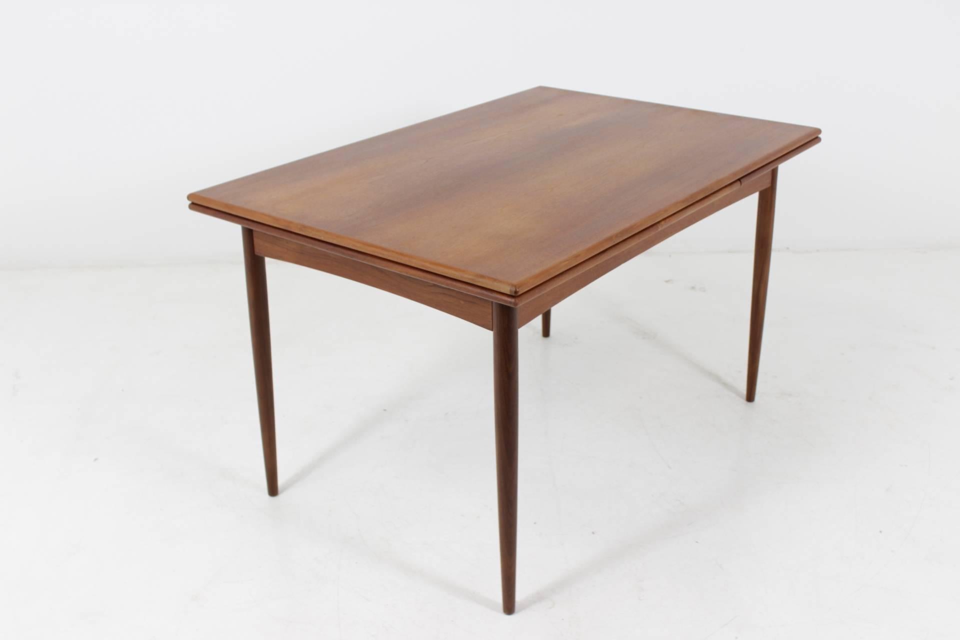Mid-Century Danish Teak Extendable Dining Table at 1stDibs