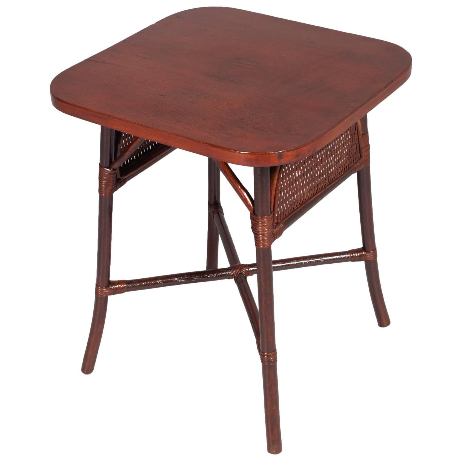Italian Art Deco Chinoiserie 1920s Side Table in Walnut Raffia Top ...