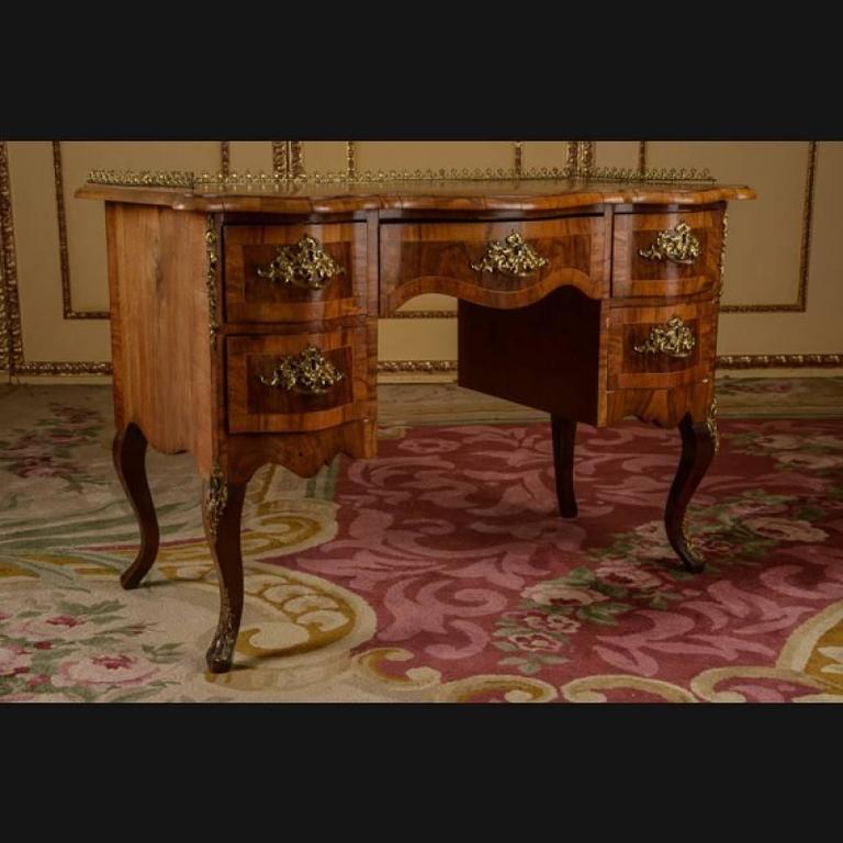 19th Century Baroque Style Desk For Sale at 1stDibs