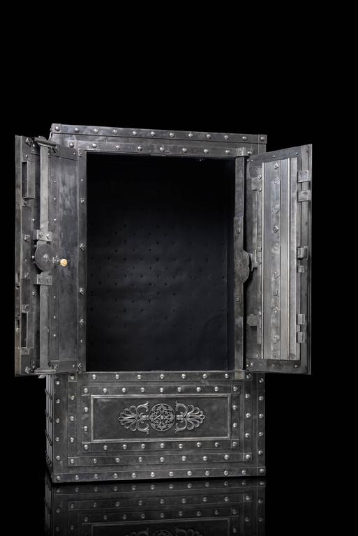 19th Century Italian Doubledoor Antique Safe at 1stDibs | antique ...
