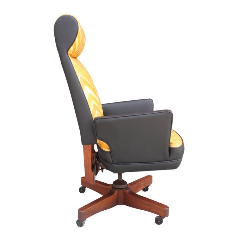 Vintage 1960s Mid-Century Modern Executive Desk Swivel Chair by ...