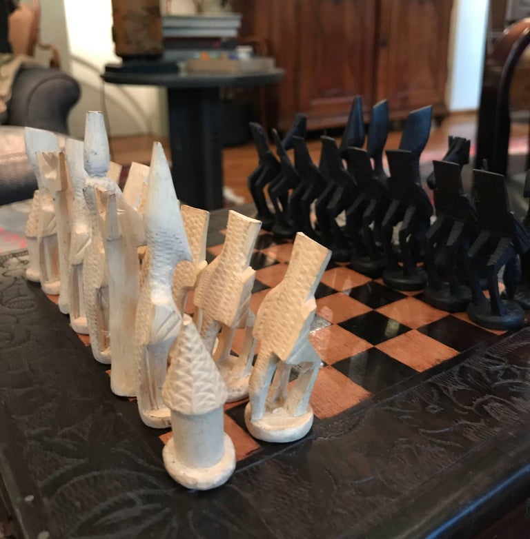 Complete chess board in Black and White Wood Inclusive Hand-Carved ...