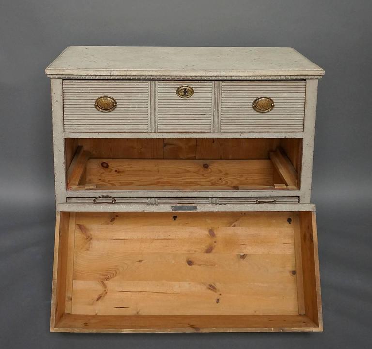 Unusual Reeded Chest of Drawers at 1stDibs