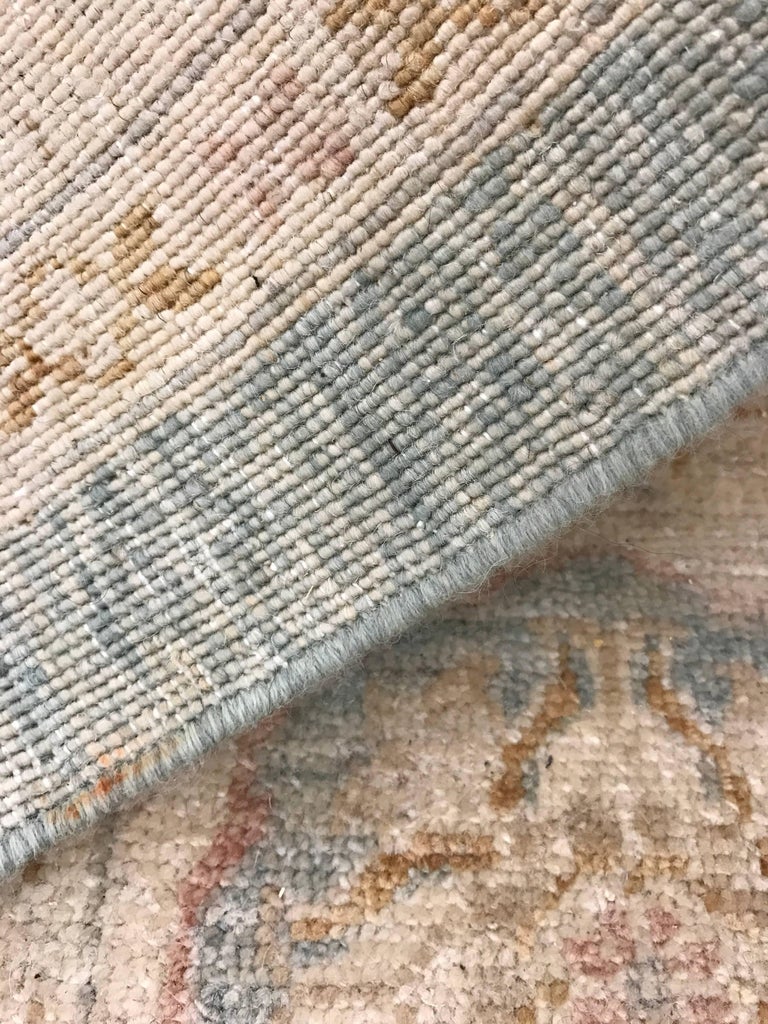 Pakistan Hand-Knotted 100% Wool Rug For Sale at 1stDibs