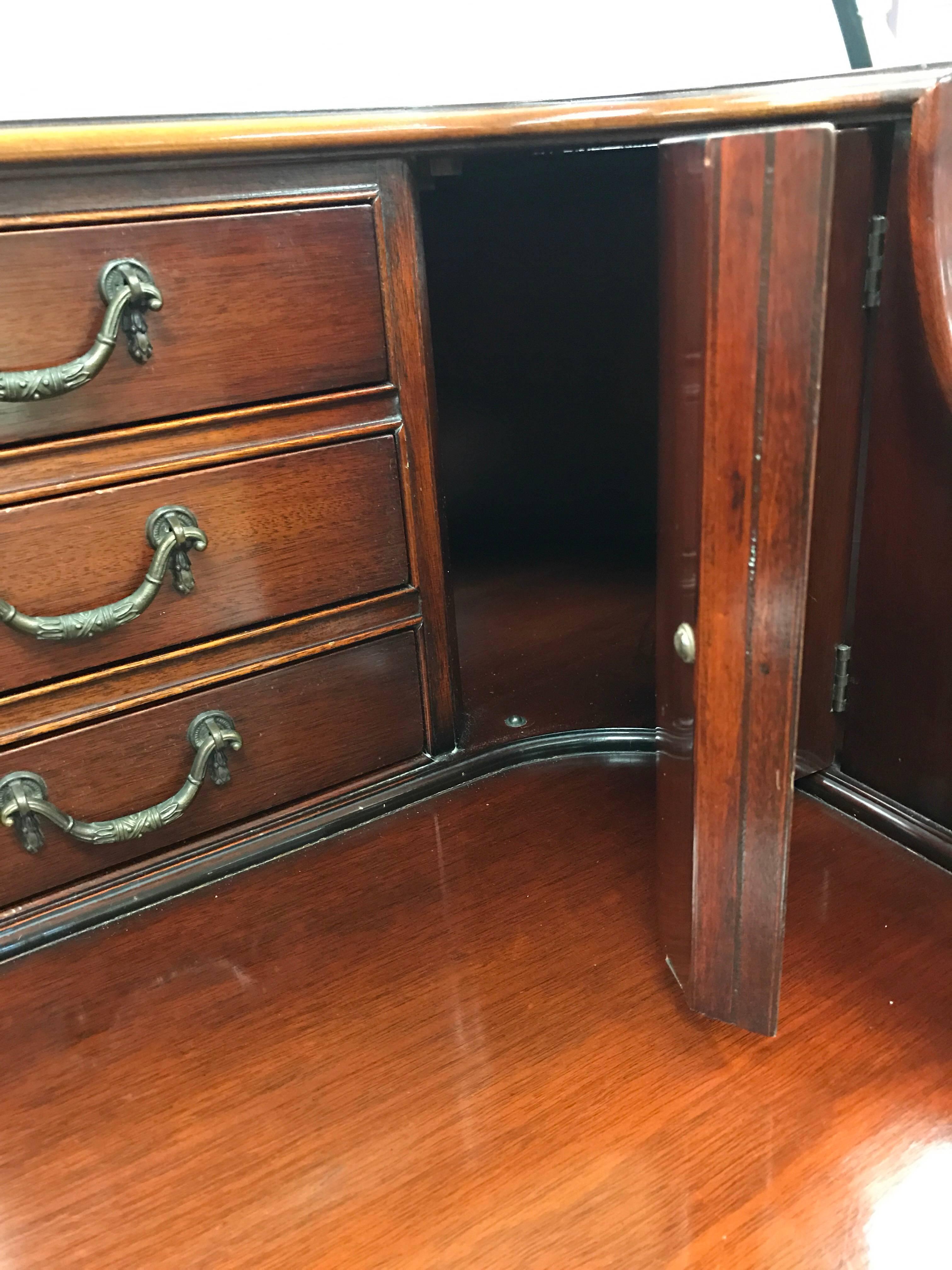 Sheraton Style Mahogany Carlton Desk at 1stDibs