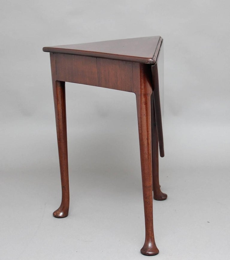 18th Century Mahogany Envelope / Corner Table at 1stDibs