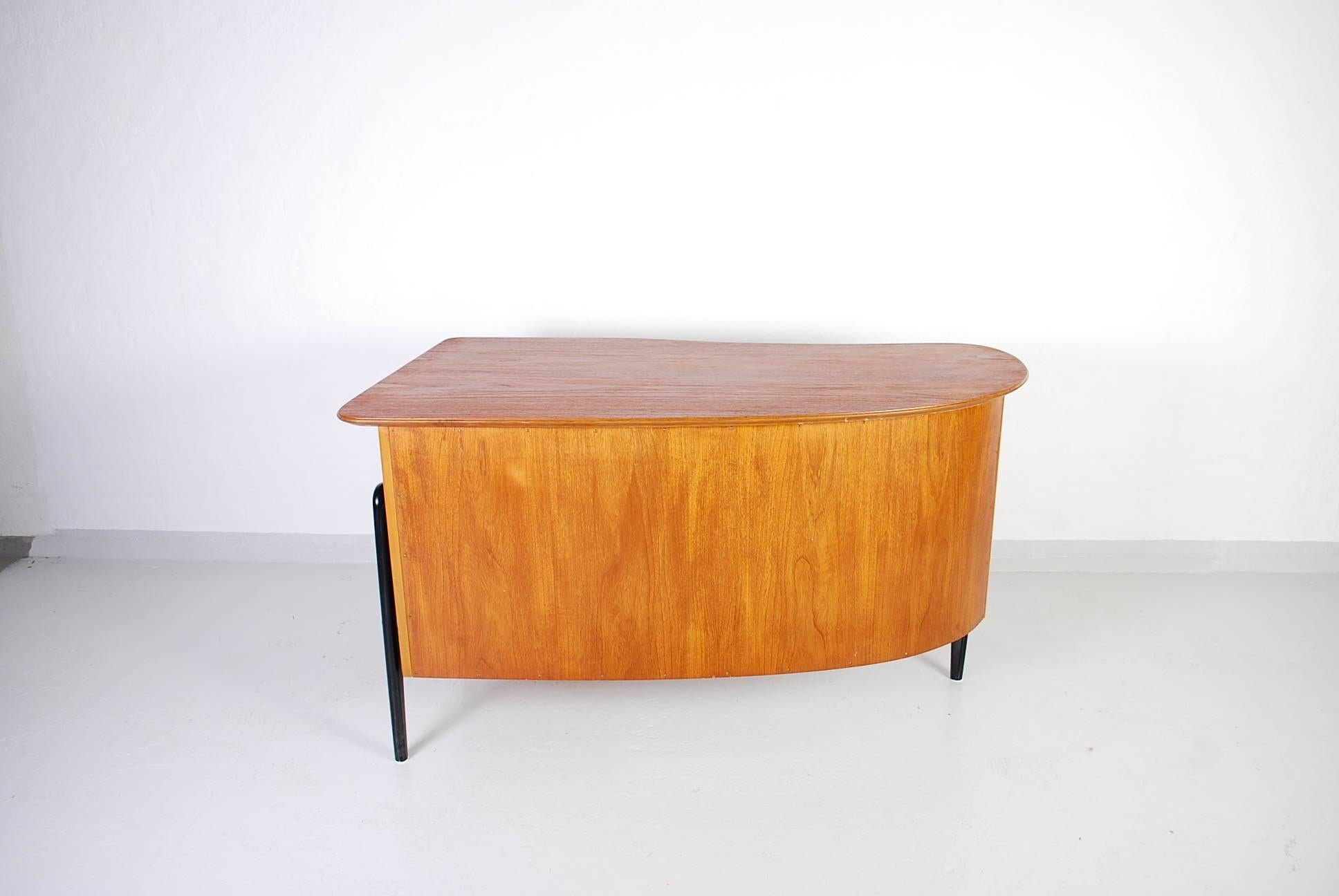 Midcentury Scandinavian Three-Legged Teak Desk at 1stDibs | 3 legged ...