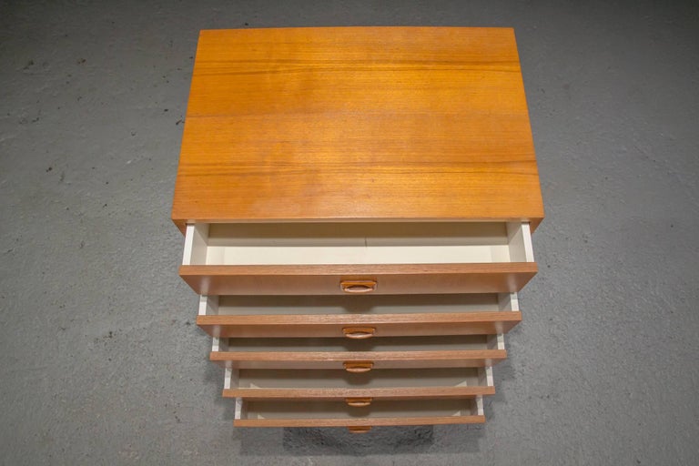 Small Danish Modern Teak Chest of Drawers at 1stDibs