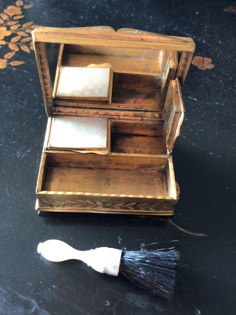 French Patch Box or Beauty Mark ''Marque de beauty/Mouches'' Box at 1stDibs