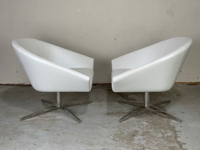 White Leather Lounge Chairs by Jeffrey Bernett for Bernhardt For Sale ...