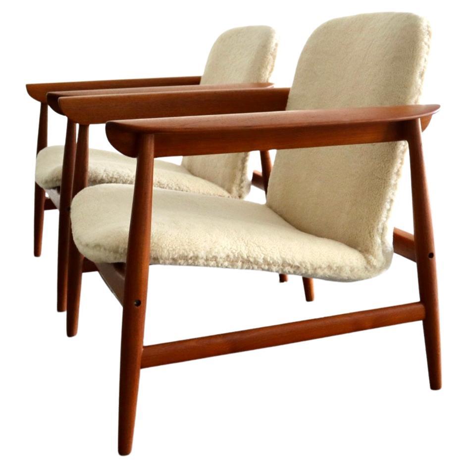 Finn Juhl Lounge Chair Model FD 136 in Teak For Sale at 1stDibs