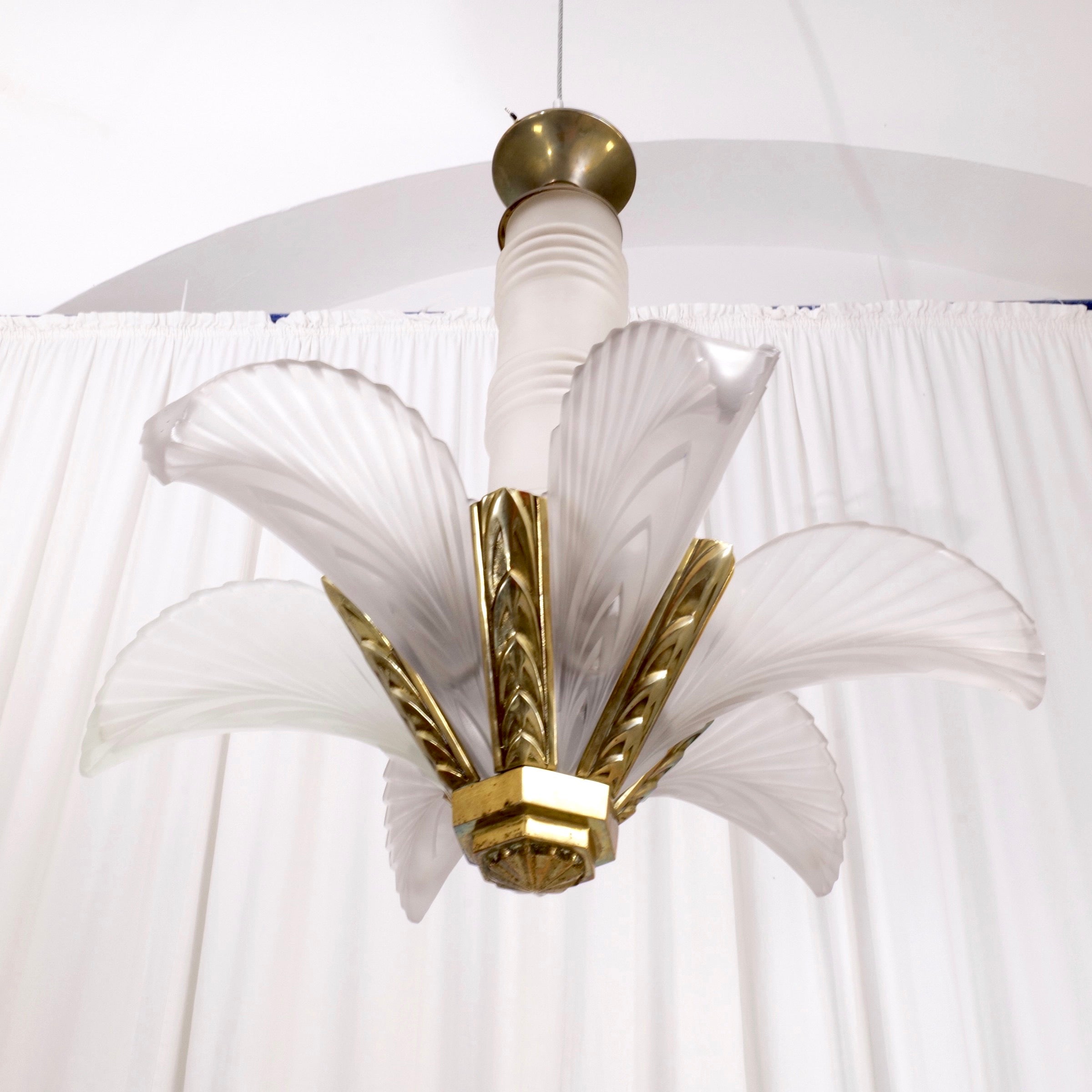 French Art Deco "Feather" Chandelier For Sale at 1stDibs