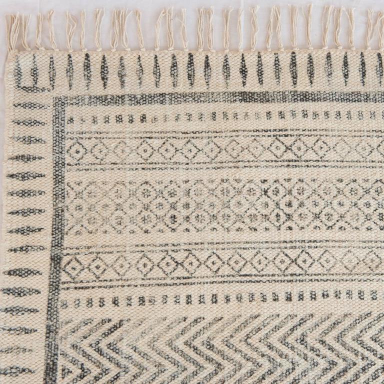 Flatweave Dhurri Floor Rugs For Sale at 1stDibs
