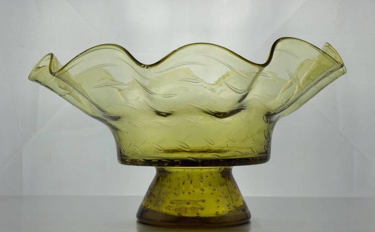 Ruffled Shape Blenko Bowl For Sale at 1stDibs