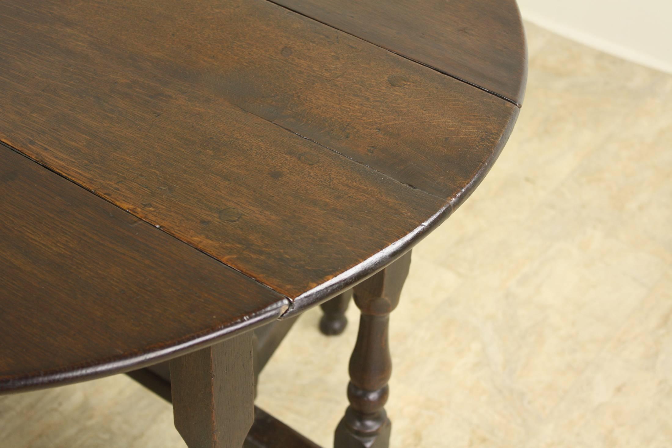 Welsh Period Oak Gate Leg Drop-Leaf Table at 1stDibs