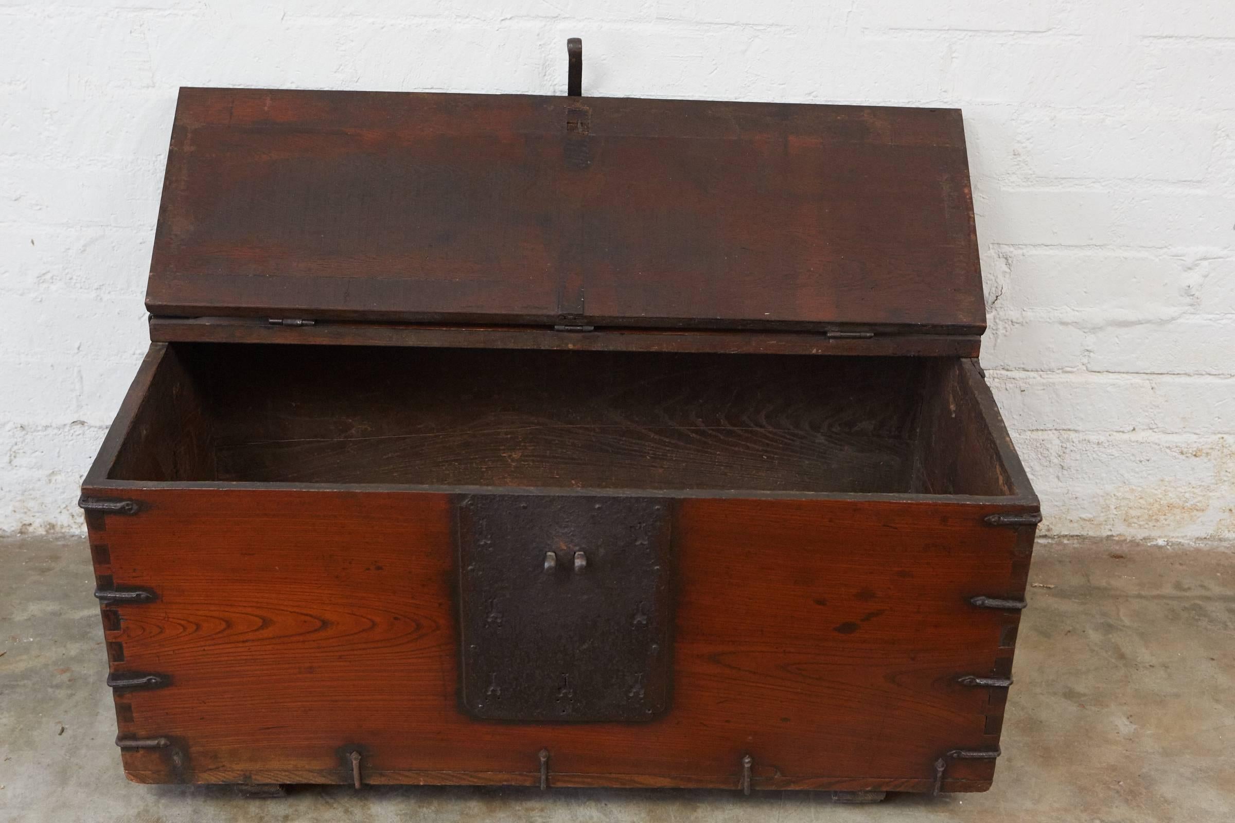 19th Century Japanese Trunk at 1stDibs | japanese trunks, 19th century ...