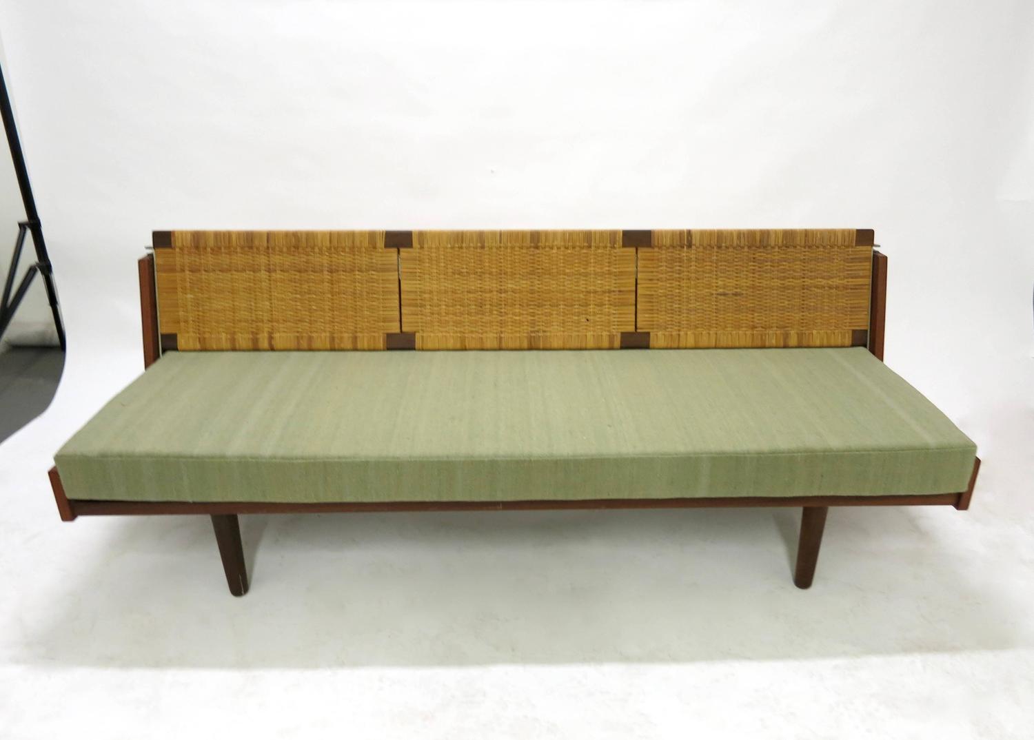 Daybed by Hans Wegner for GETAMA circa 1960 Made in Denmark For Sale at ...
