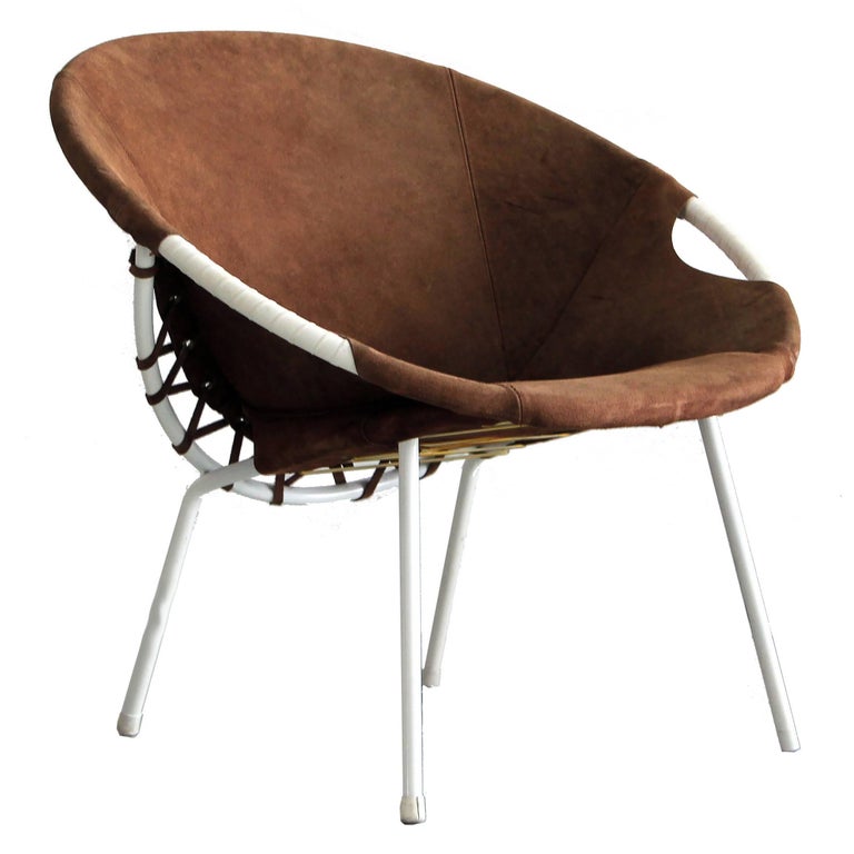 Sol Bloom Grand Patio Scoop Chair and Table For Sale at 1stdibs