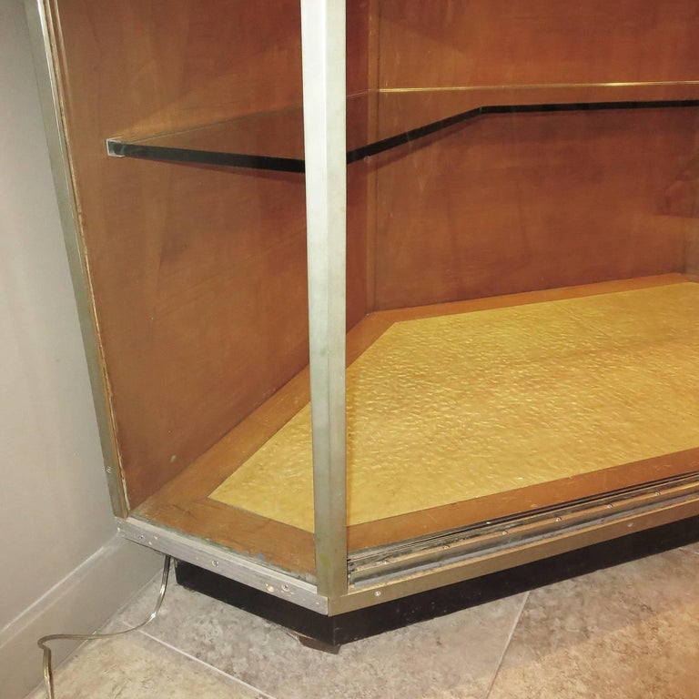 Art Deco Lalique Glass Showcase for Los Angeles Oviatt Building, 1928 ...