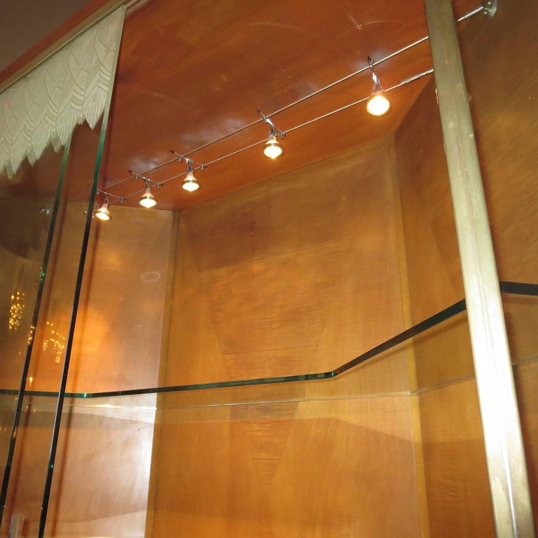 Art Deco Lalique Glass Showcase for Los Angeles Oviatt Building, 1928 ...