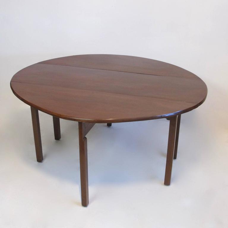 18th Century Irish Mahogany Dining Table at 1stDibs