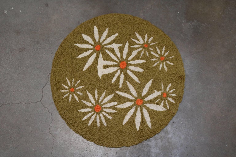 Avocado Green Round Daisy Rug at 1stDibs