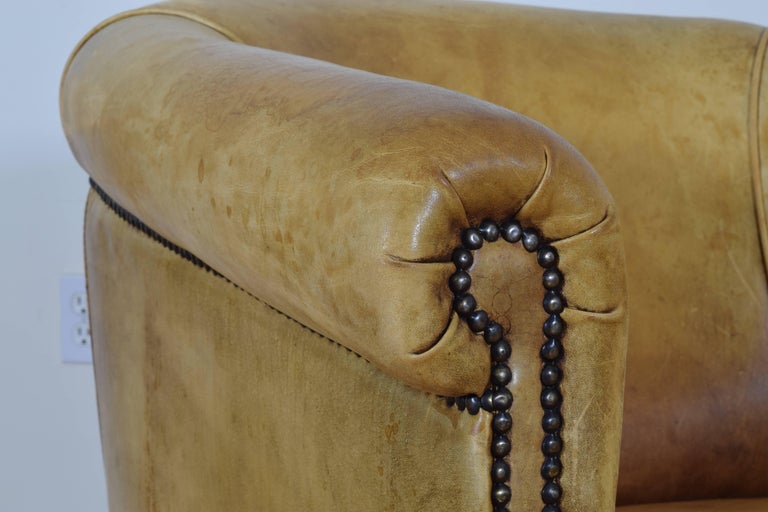 Pair of English Light Tan Leather Club Chairs, Mid-20th Century at 1stDibs