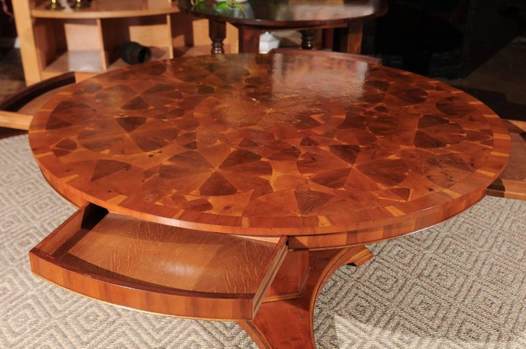Regency Style Yew Wood Round Dining Table at 1stDibs