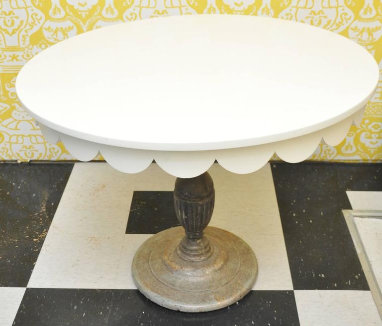 Round Scallop Design Table on Pedestal For Sale at 1stDibs