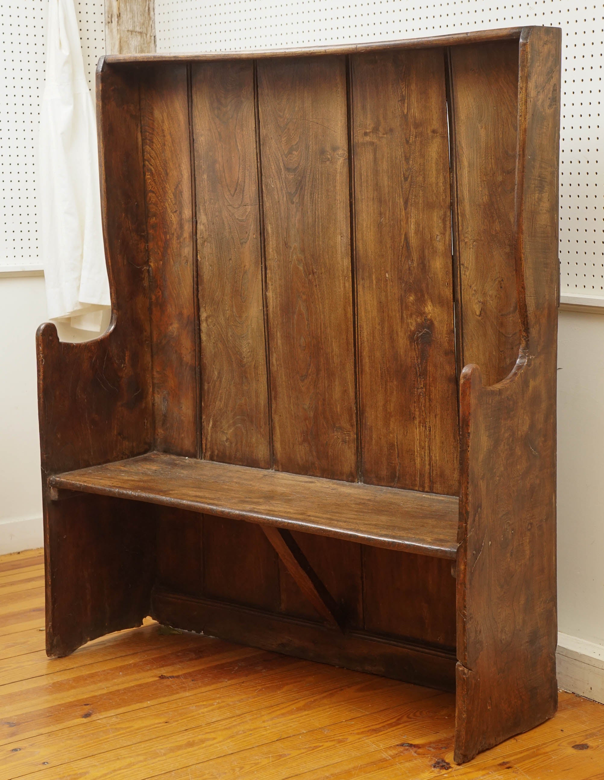 Settle from English Pub at 1stDibs