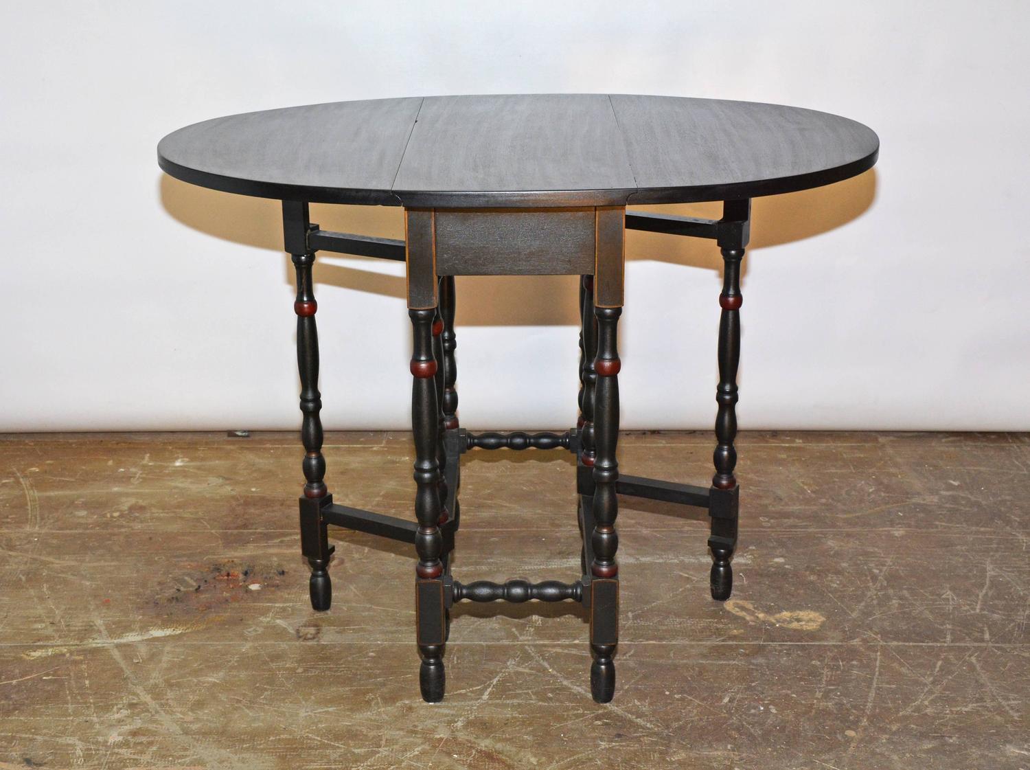 Oval Gate-Leg Table For Sale at 1stdibs