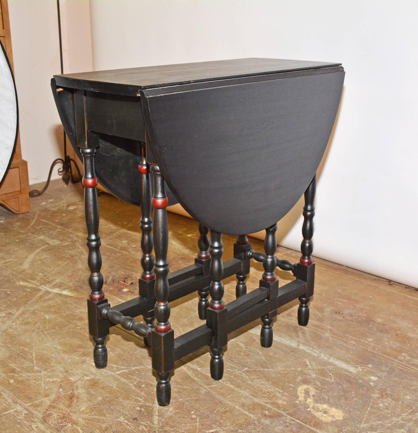 Oval Gate-Leg Table For Sale at 1stdibs