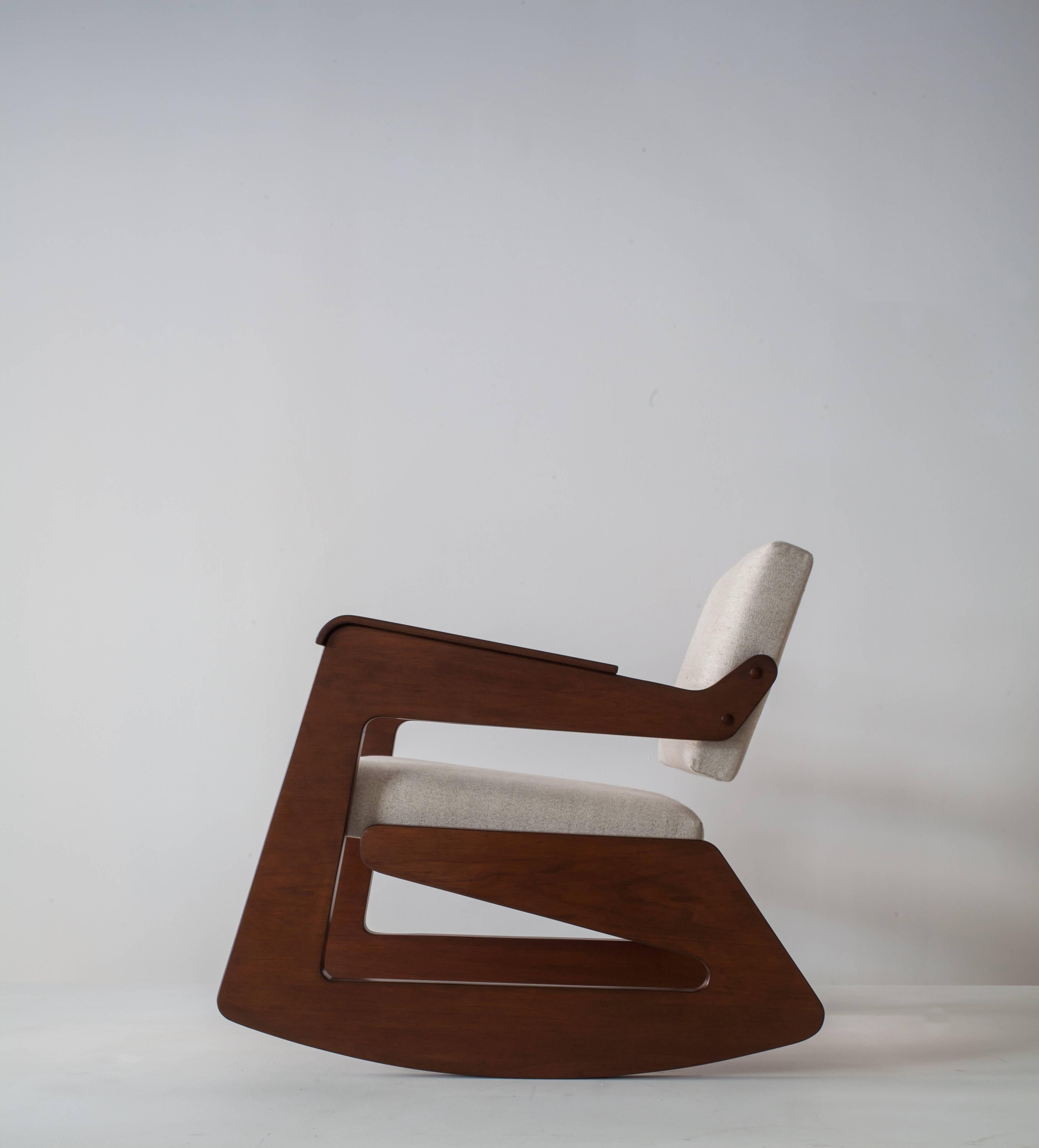 Lina Bo Bardi, Balanço Rocking Chair For Sale at 1stDibs