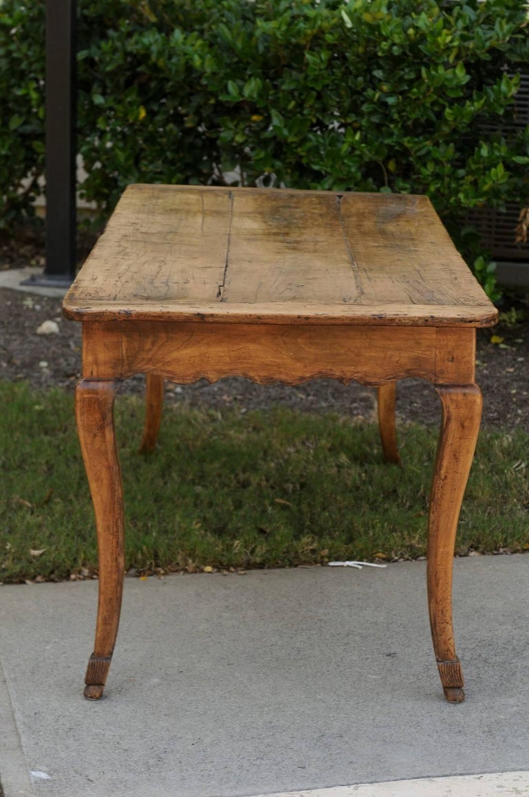 1850s French Louis XV Style Elmwood Dining Room Table with Cabriole ...