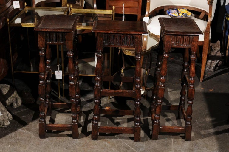 Set of Three 1920s English Ipswich Oak Bar Stools with Turned Legs and ...