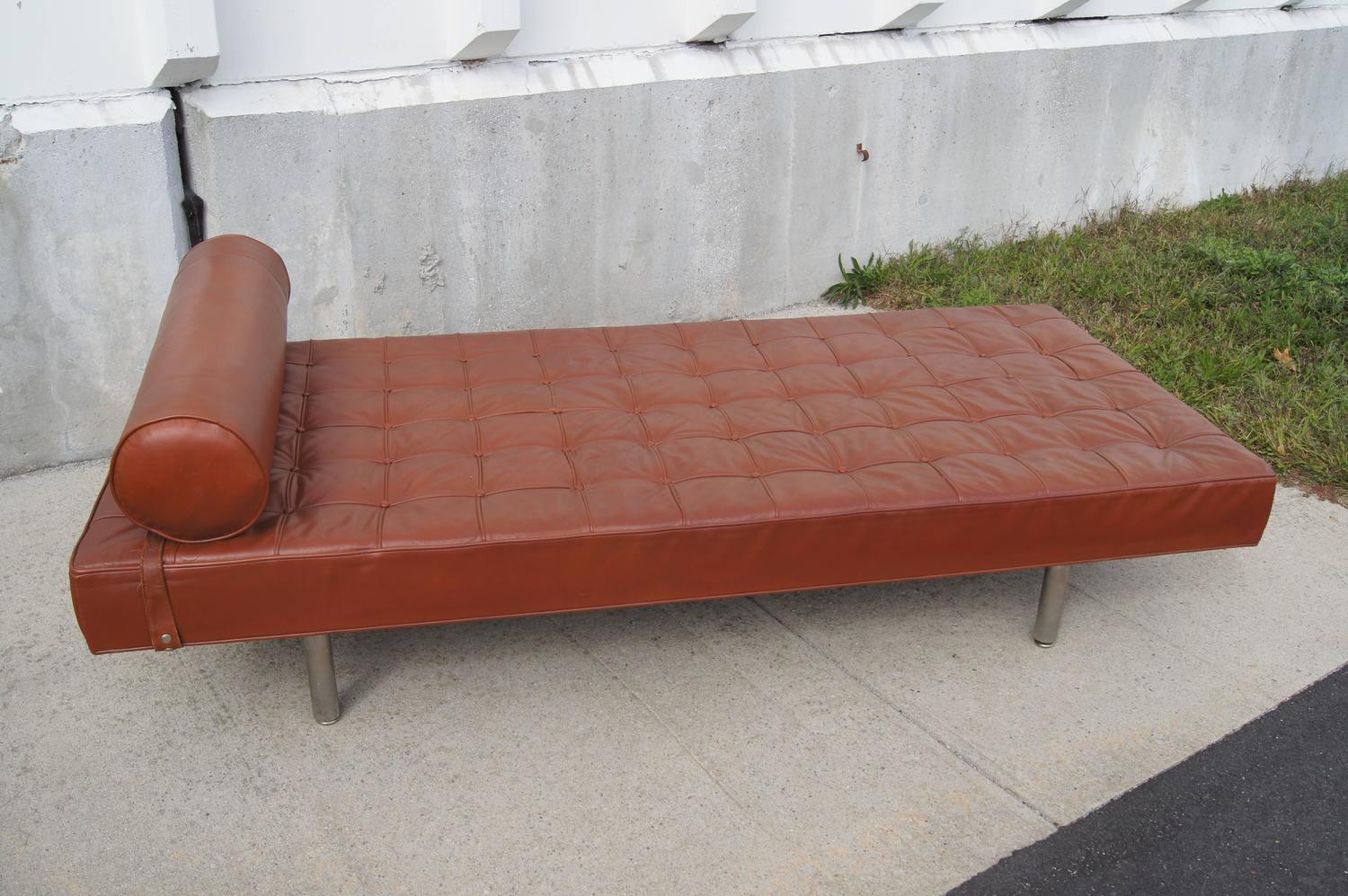 Modern Leather Daybed at 1stdibs