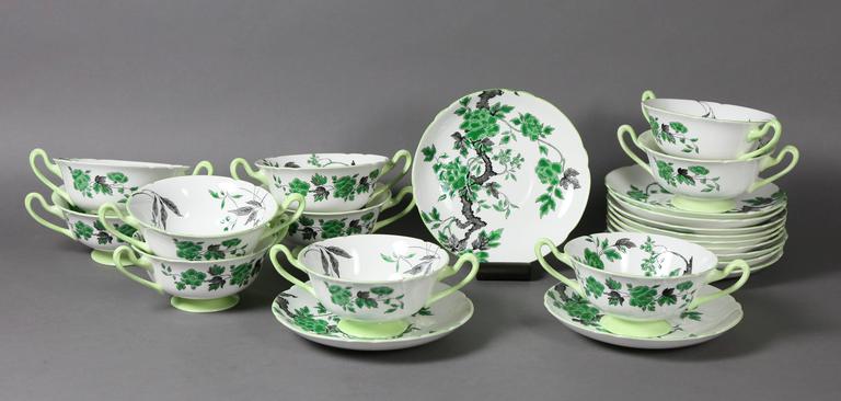 Large Shelley Chippendale Pattern Dinner Service For Sale at 1stDibs