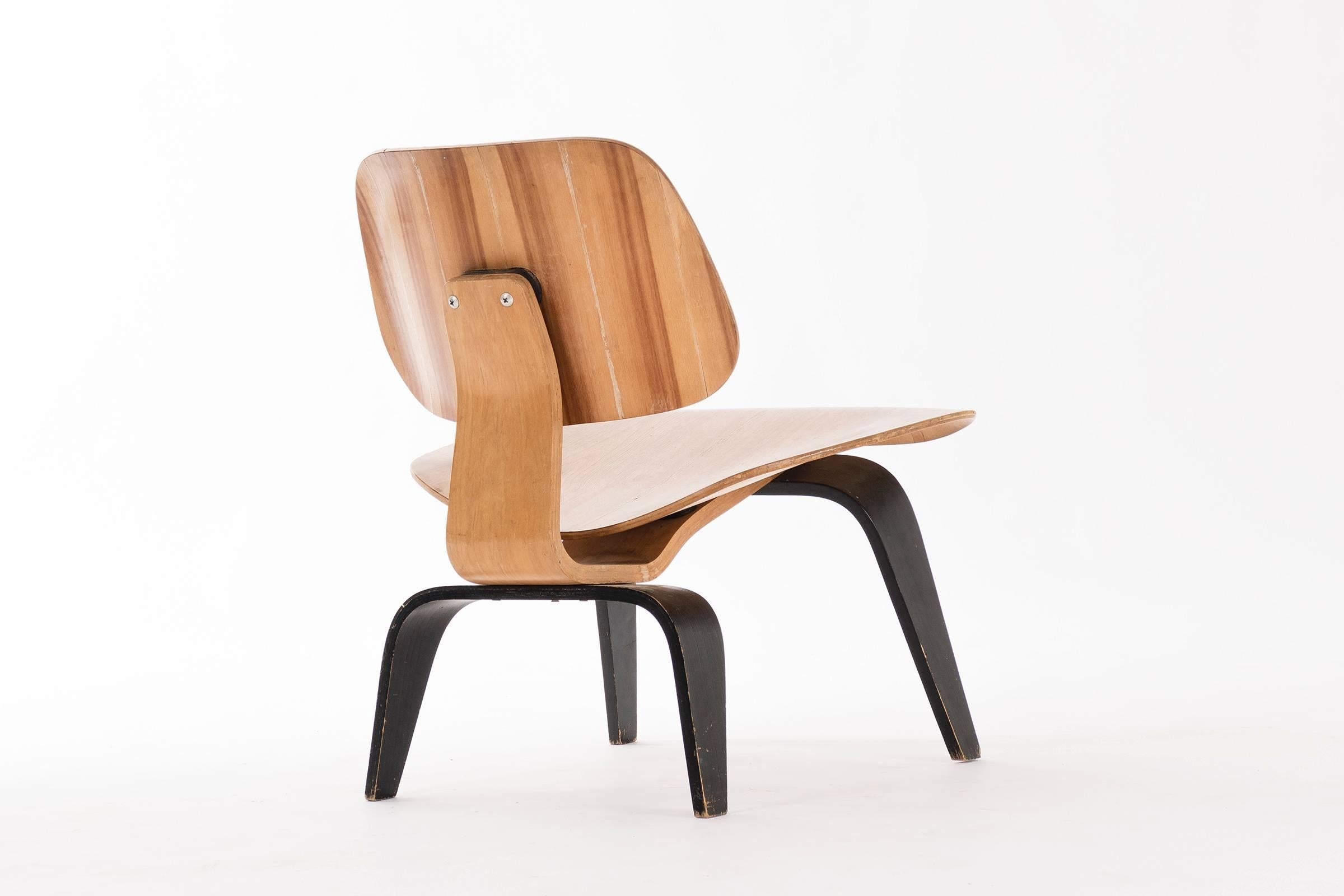 Early Charles and Ray Eames Molded LCW Lounge Chair at 1stDibs | eames ...