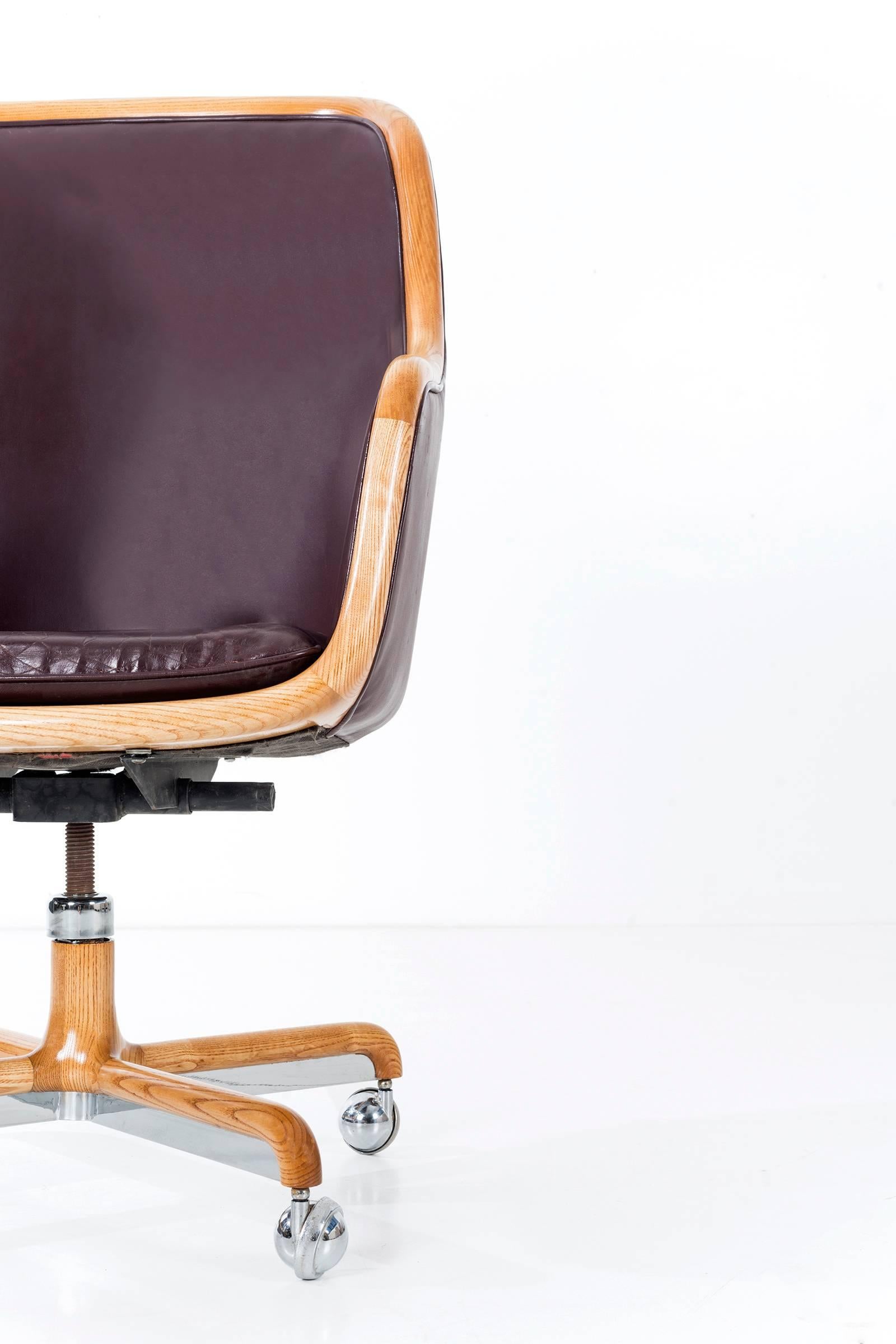 Ward Bennett Executive Desk Chair For Sale at 1stDibs
